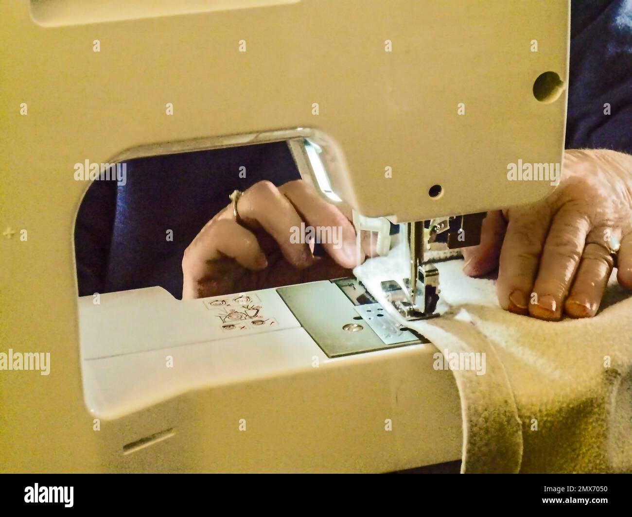 Home sewing machine hi-res stock photography and images - Alamy