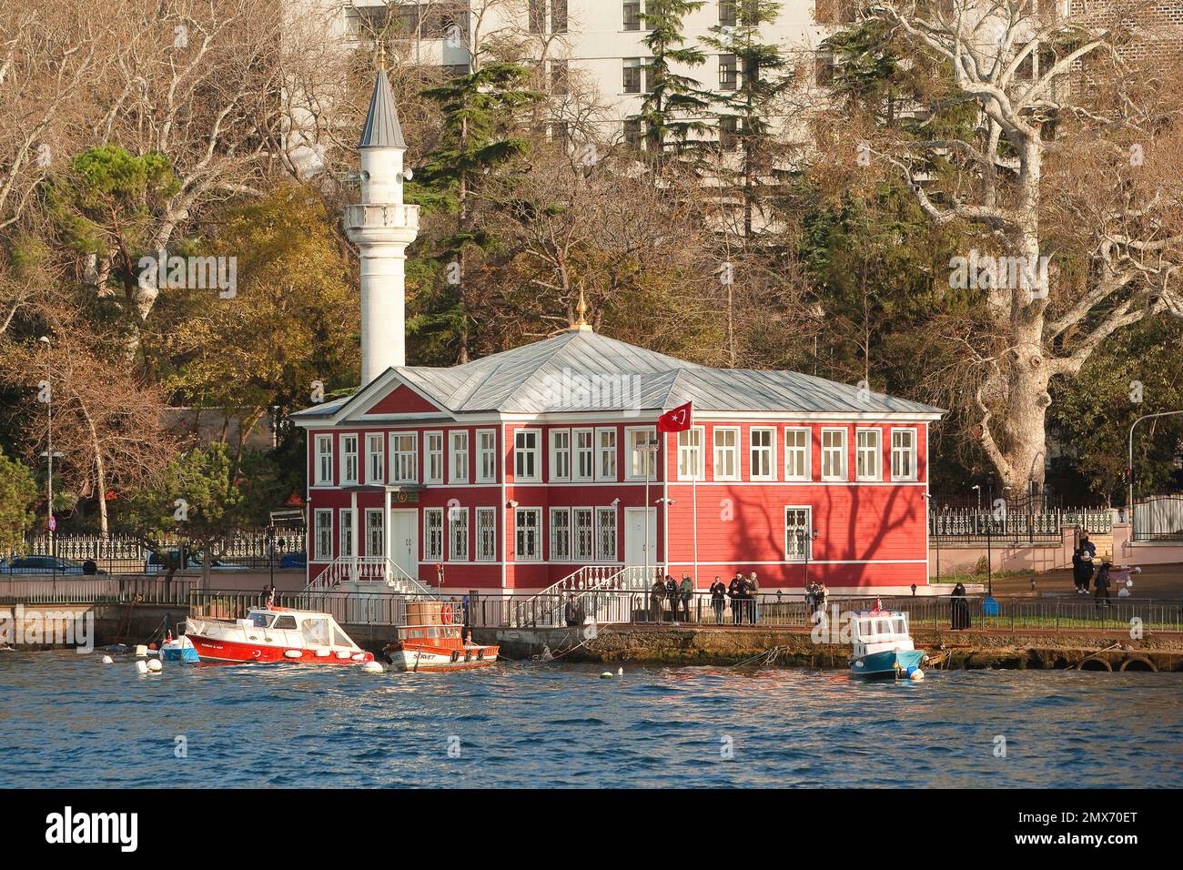 Mosque on street hi-res stock photography and images - Alamy