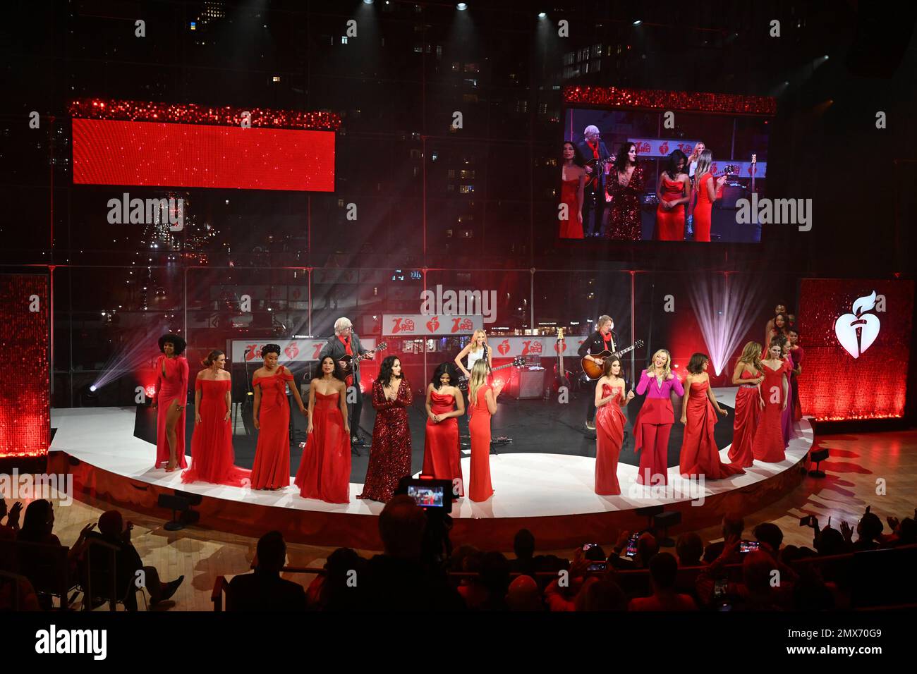 Sheryl Crow, Gina Gershon, Paulina Alexis, India de Beaufort, Chrishell ...