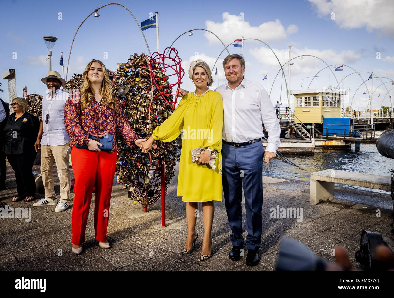 WILLEMSTAD - King Willem-Alexander and Queen Maxima hang a lock on the ...