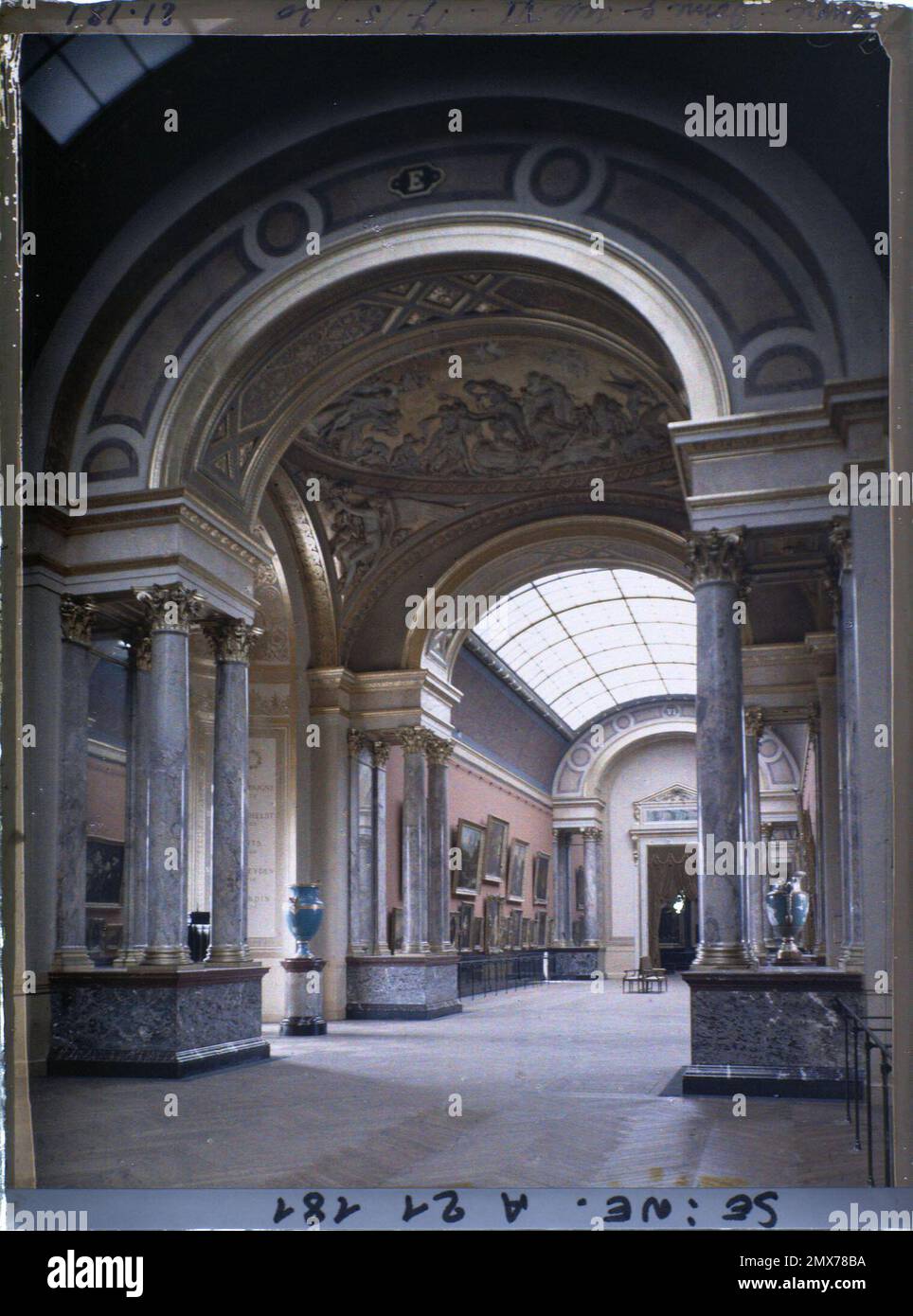 Paris (1st arr.), France Flemish school in the large gallery of the ...