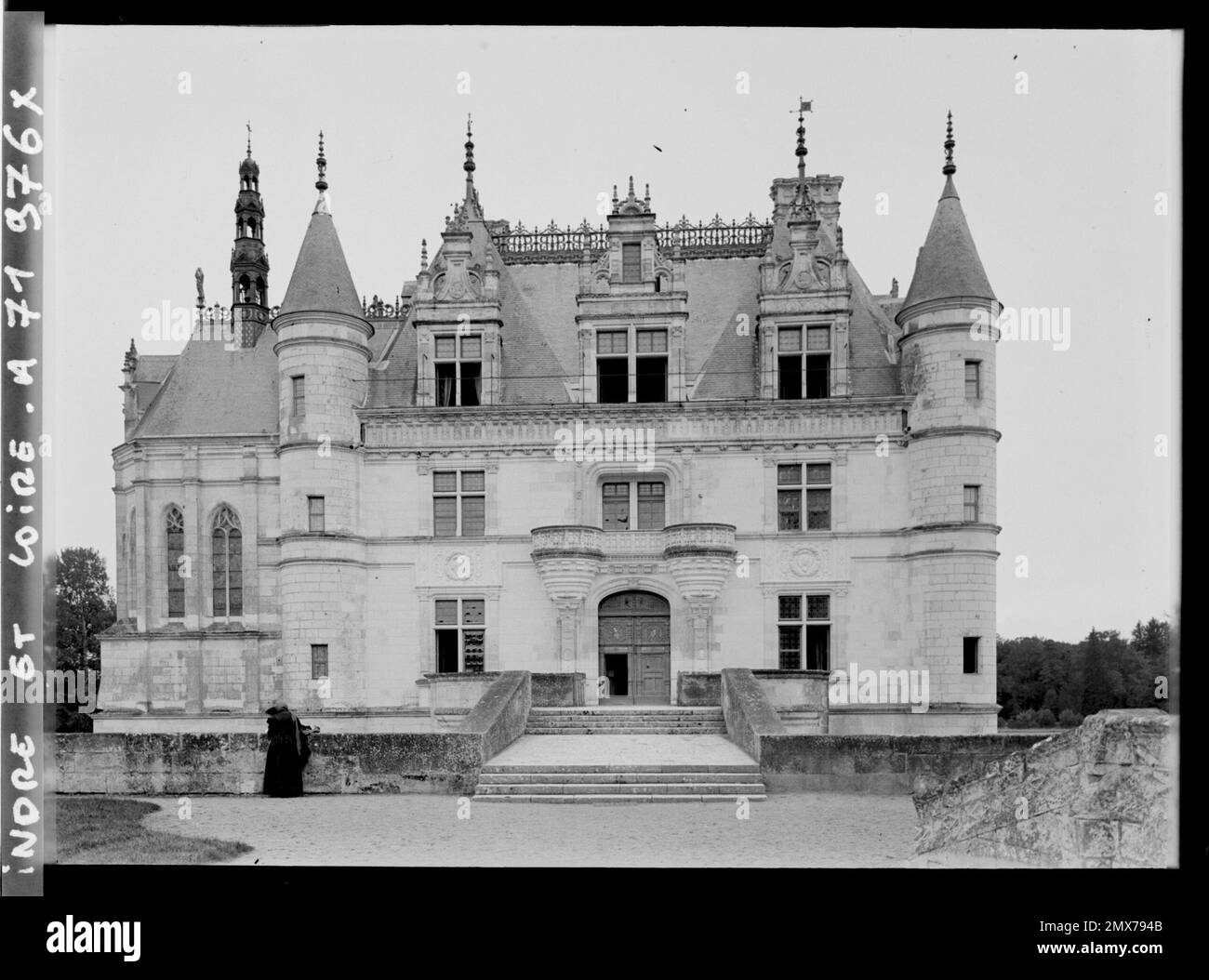 Chenonceaux, France The main entrance to the castle , 1909 - Center of ...