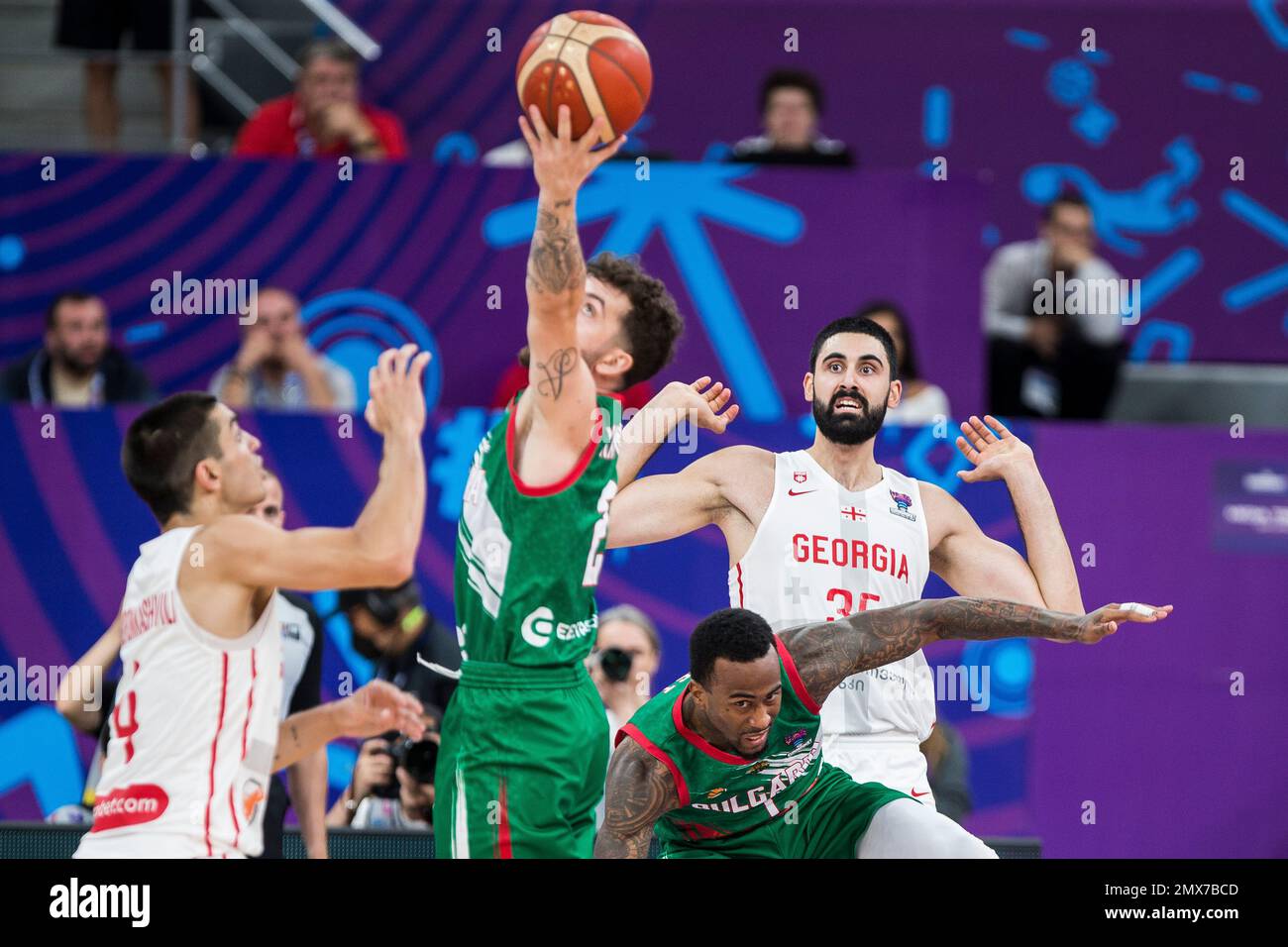 Group of people 2022 2023 hi-res stock photography and images - Alamy