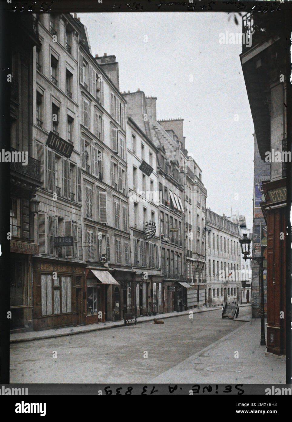 Paris (Arr.), France rue Saint-Benoît Stock Photo - Alamy