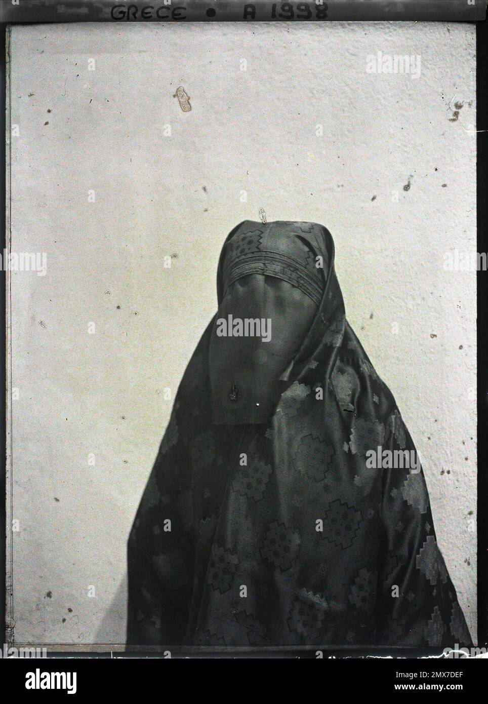 Albanian costume embroidery hi-res stock photography and images - Alamy