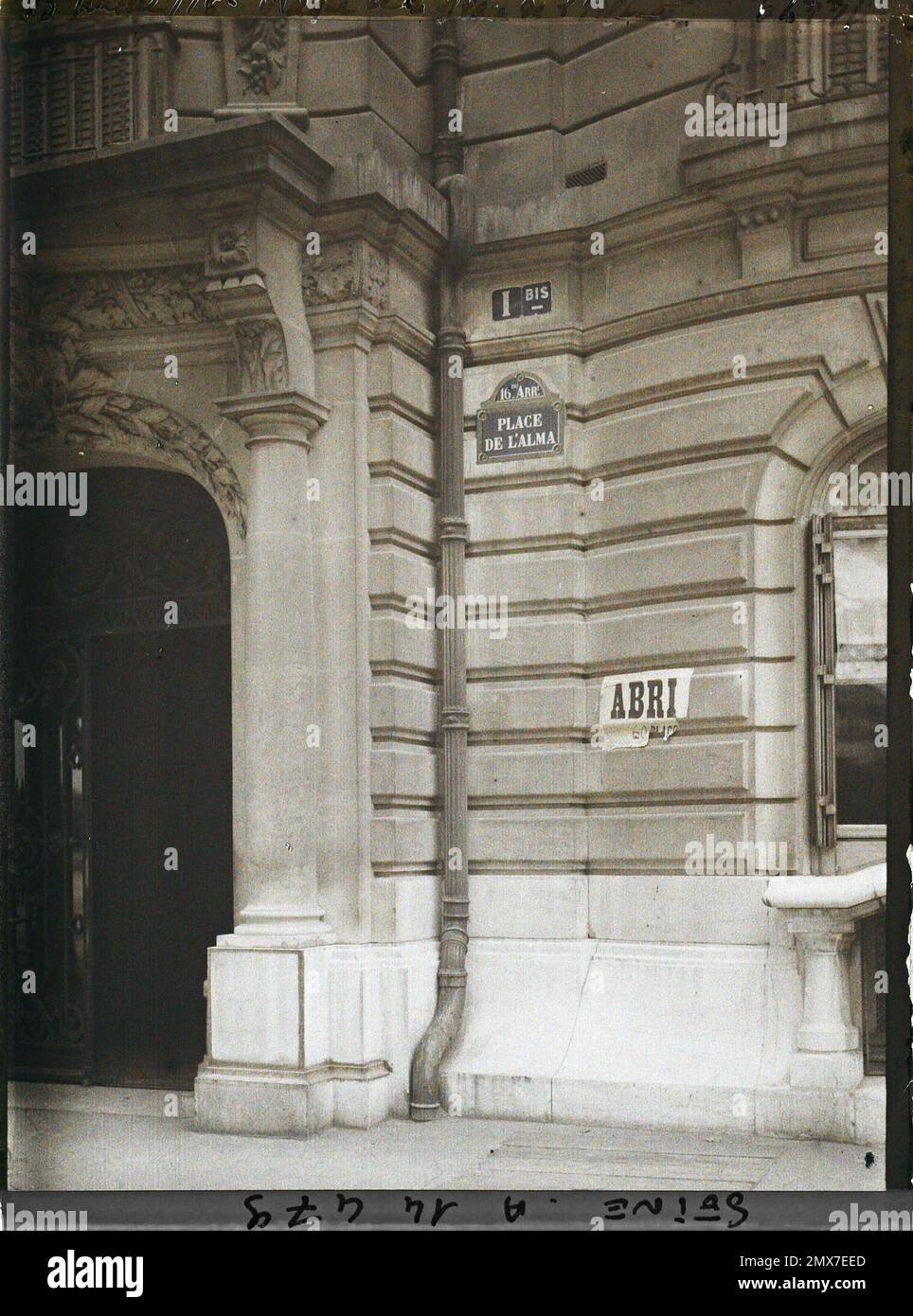 Paris (16th arr.), France Plaque "Place de l 'Alma", shelter at 1st bis ...