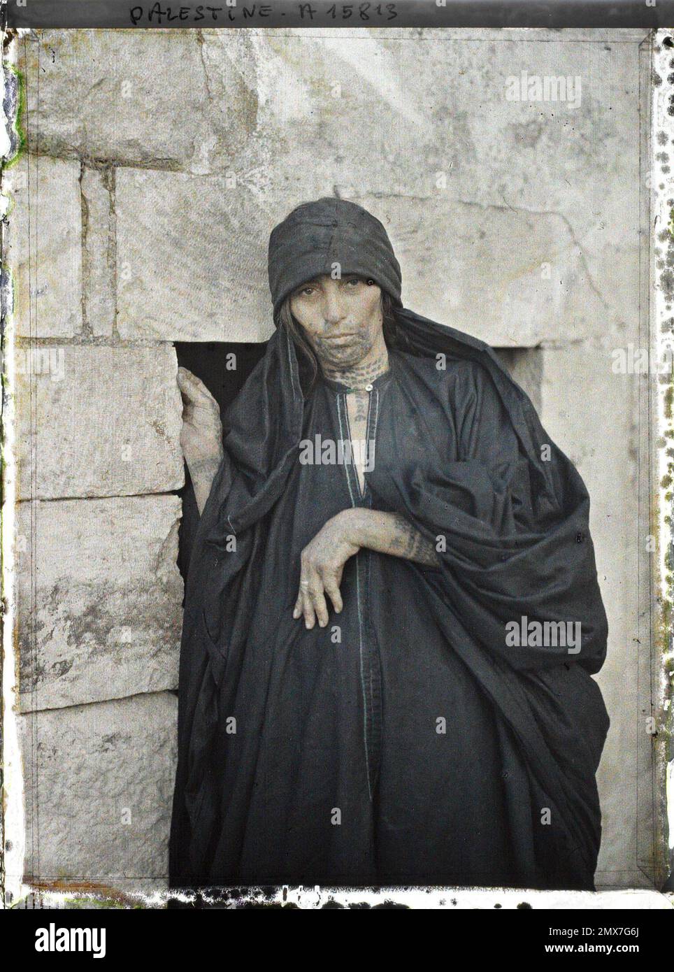 Jerusalem, Palestine Woman of AS-Salt tattooed at Indigo , 1918 - Near ...