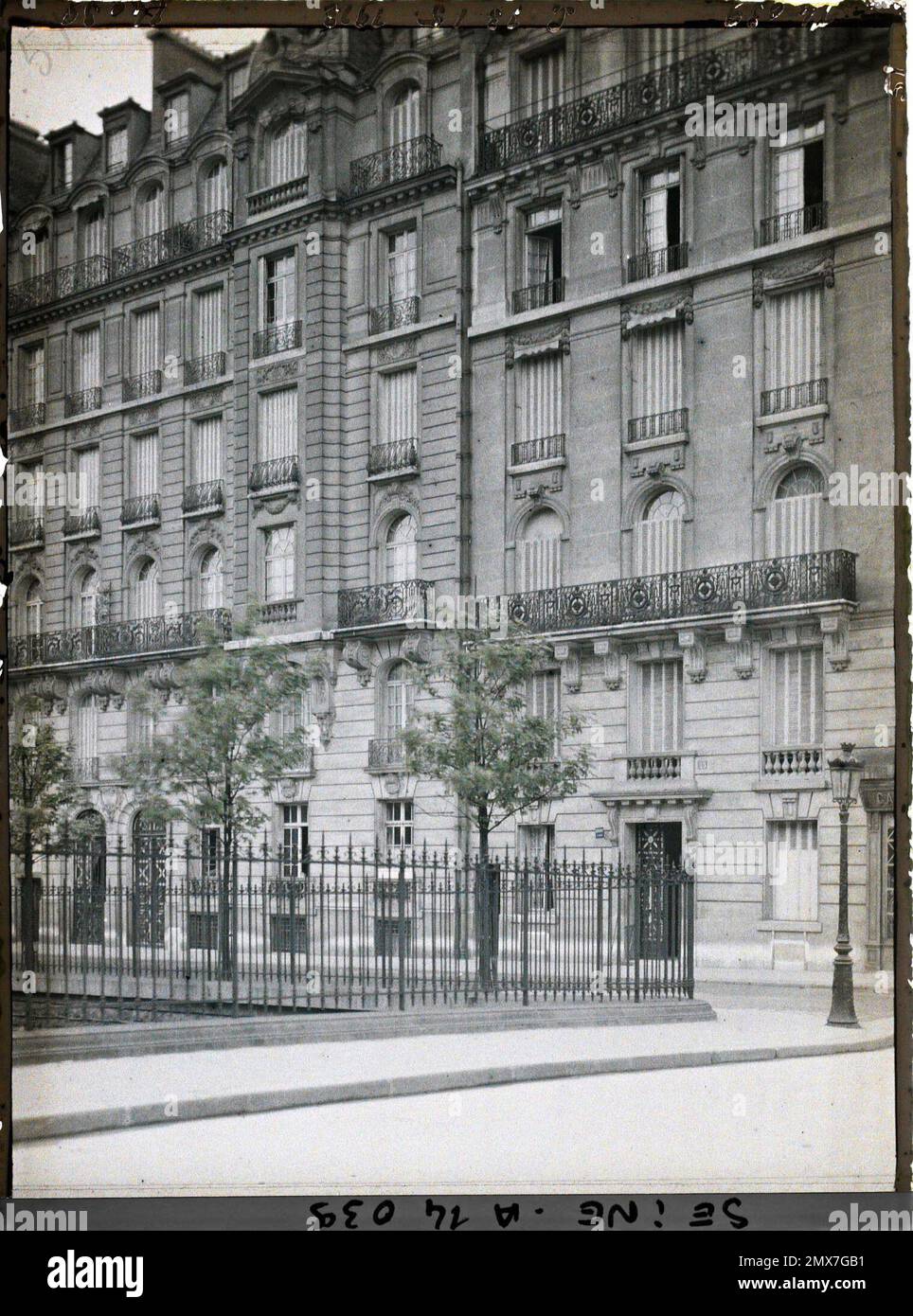 Paris (16th arr.), France Boulevard Flandrin seen from rue Dufrénoy ...
