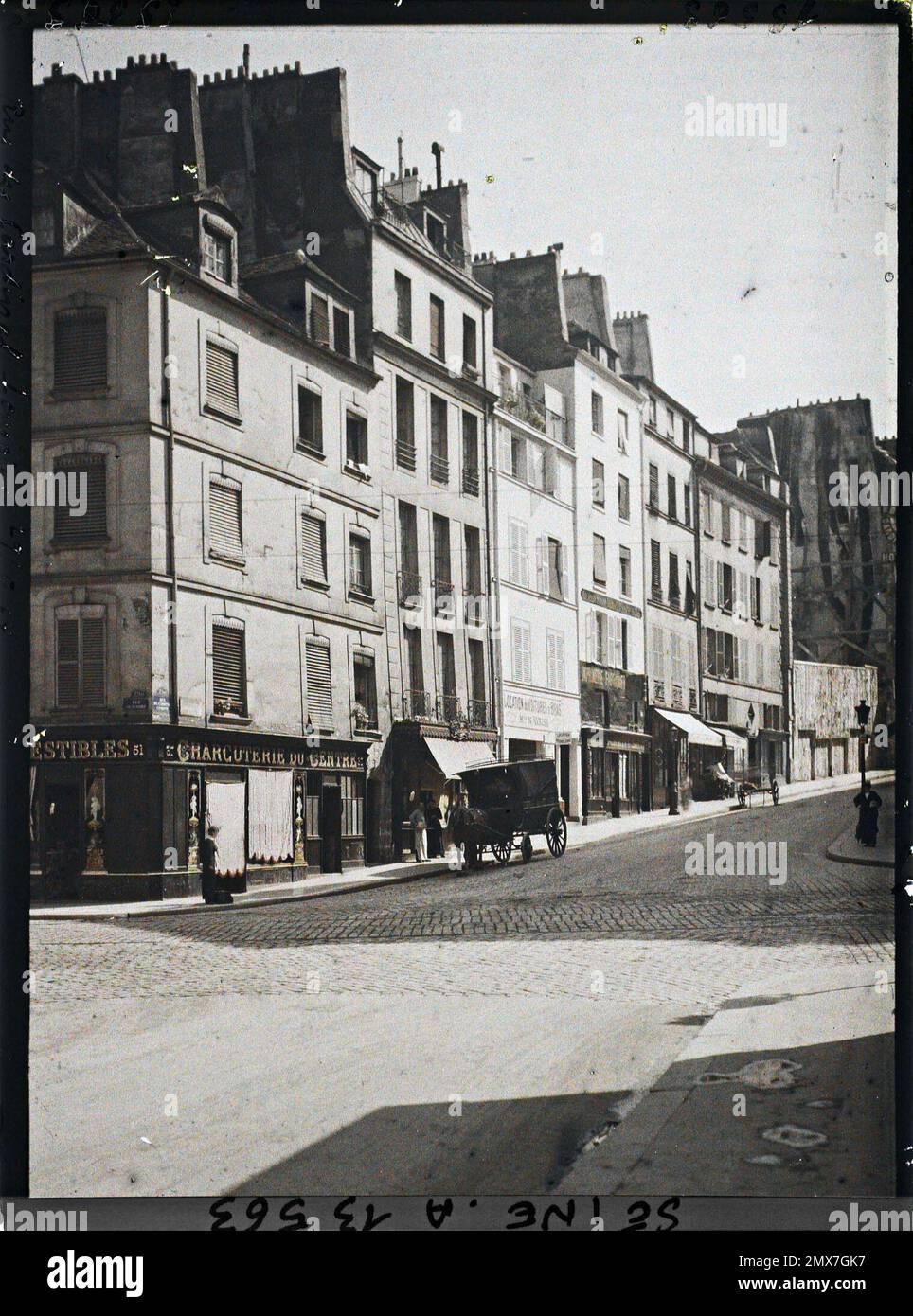 Neighborhood cardinal hi-res stock photography and images - Alamy