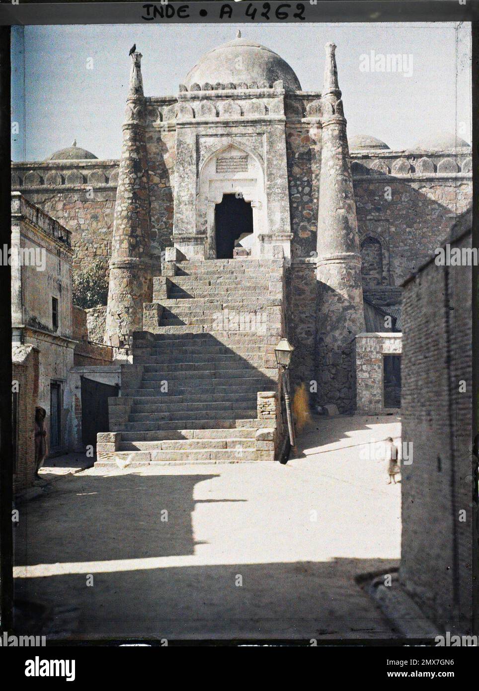 Delhi, Indies the door of the black mosque (Kalan or Kali Masjid ...