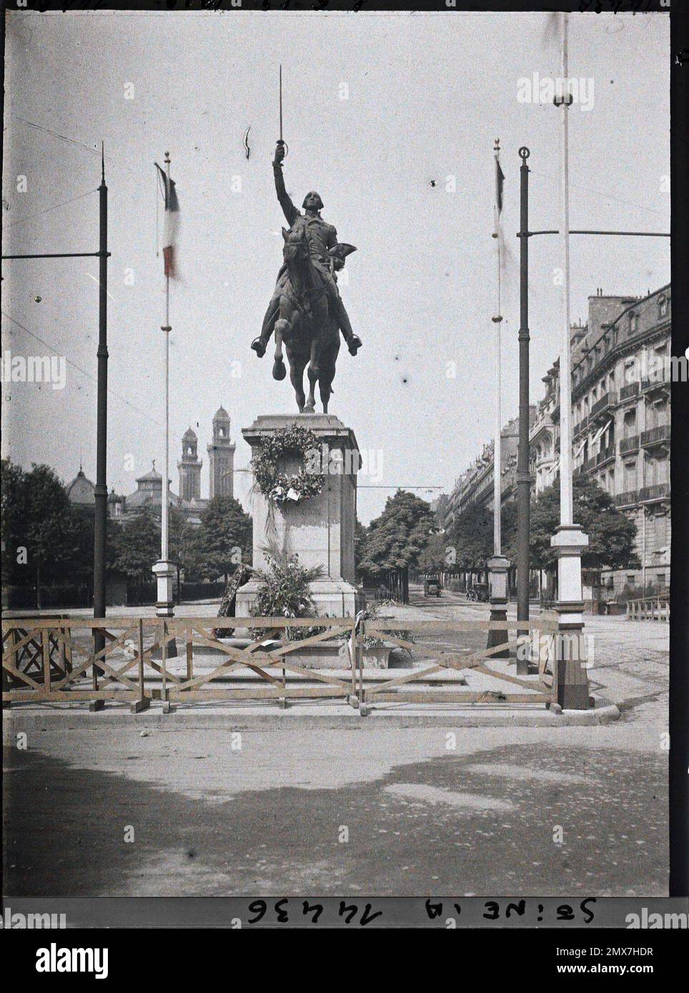 Paris (16th arr.), France Equestrian statue of George Washington Place ...