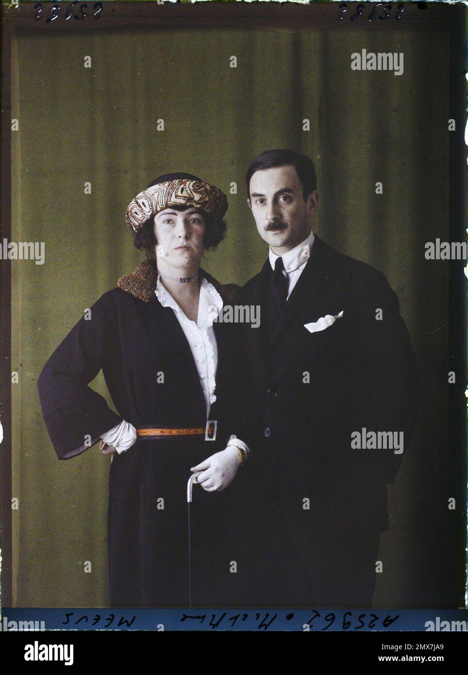 Woman shipwrecked image group portrait family fashion man human hi-res ...