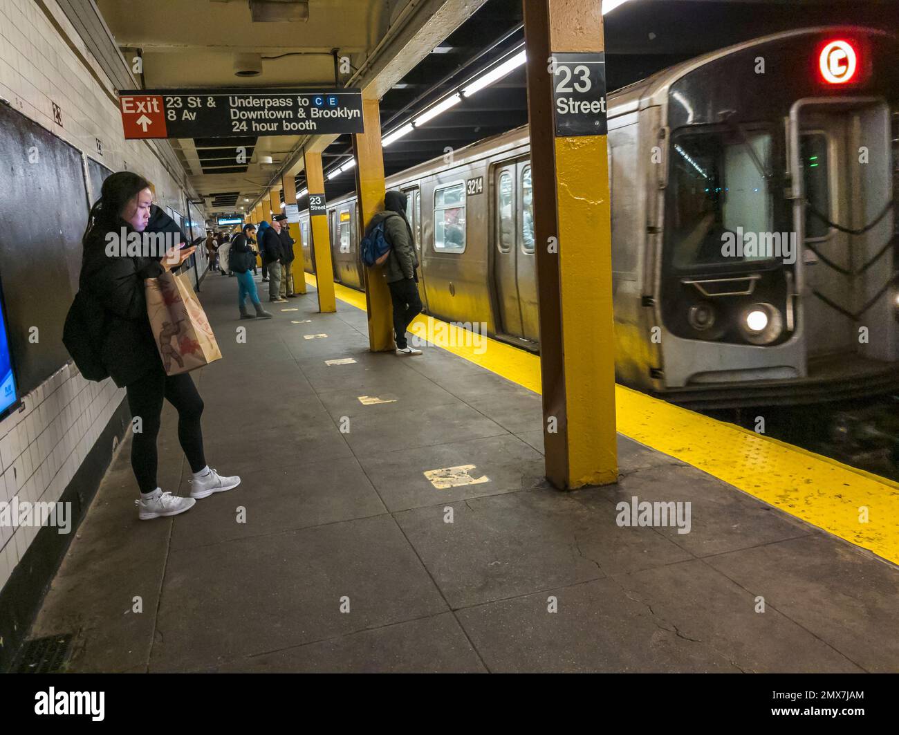 Weekend subway ridership, at the 23rd Street IND station, in New York ...