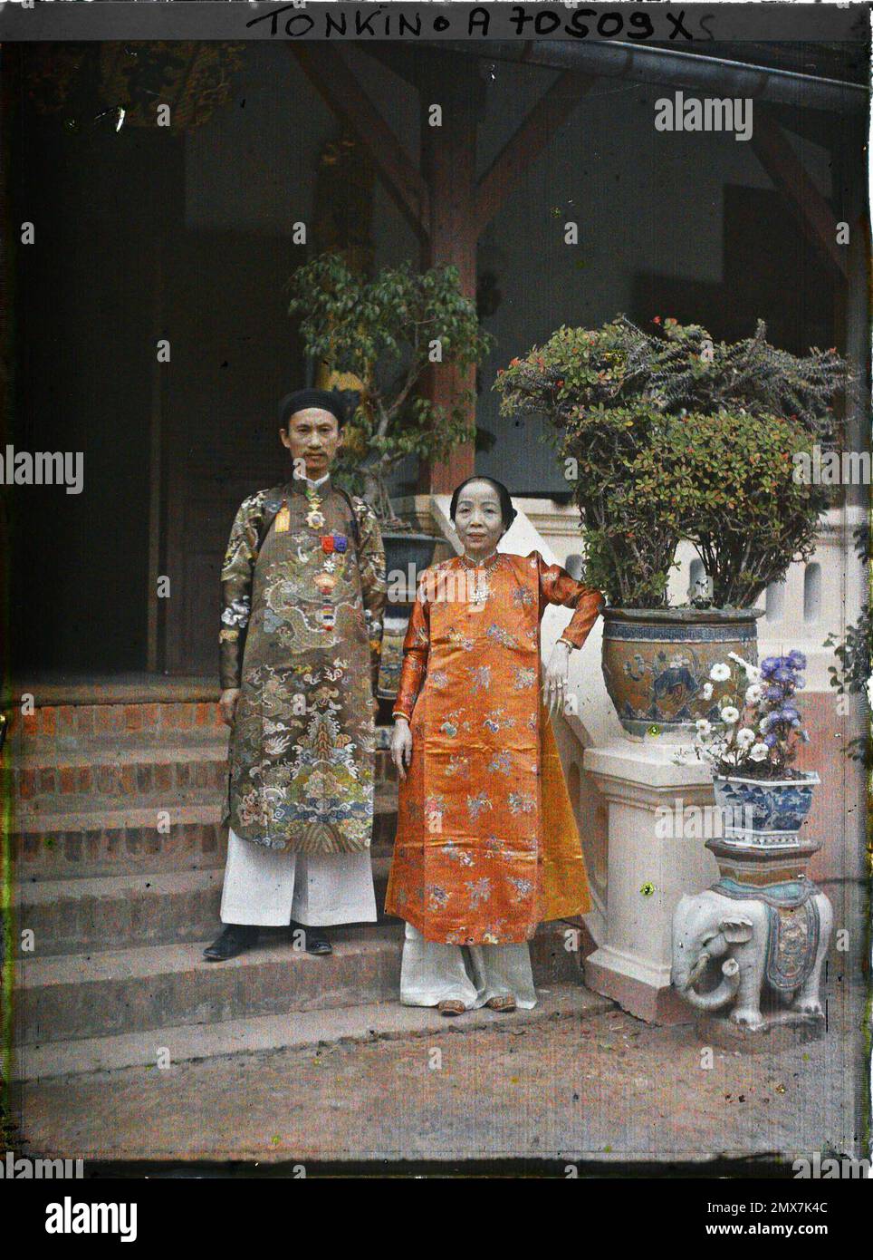 Tong doc his wife hi-res stock photography and images - Alamy