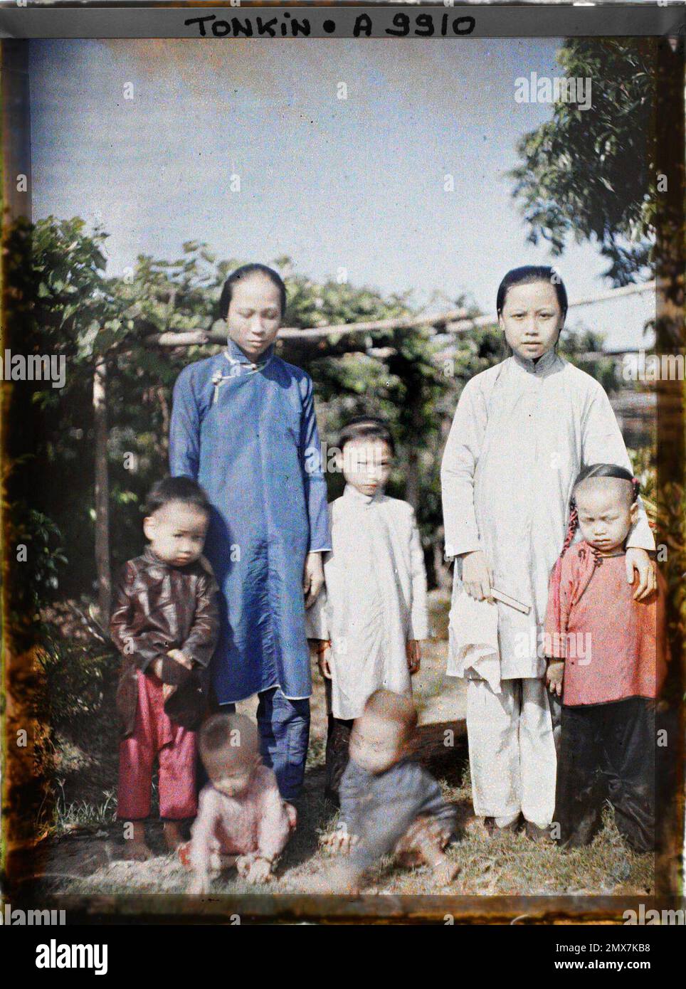 Woman costume portrait hairstyle headgear human beings clothing hi-res ...