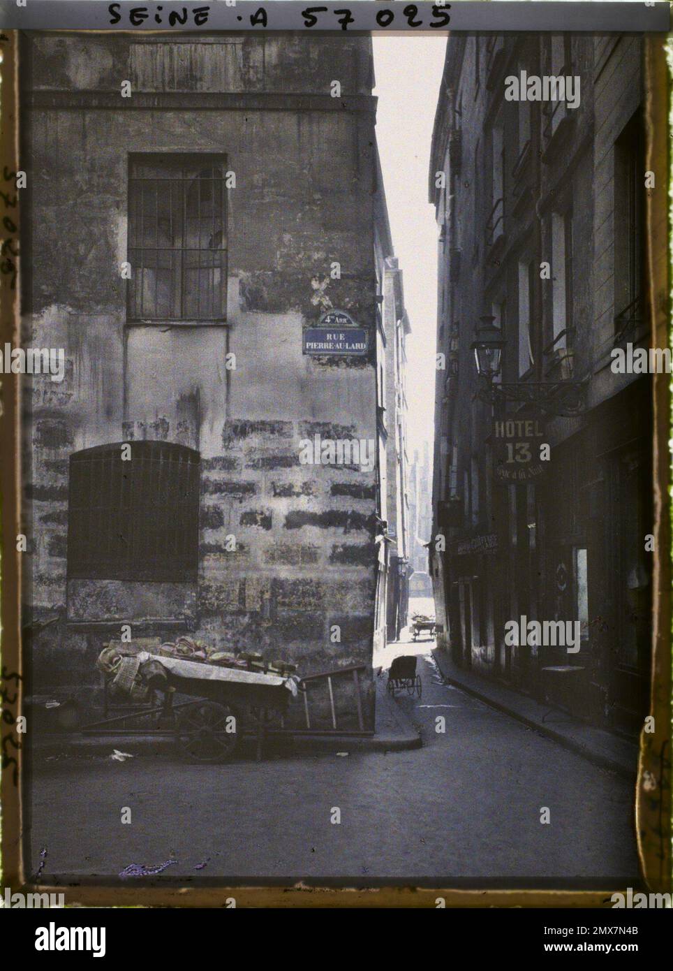 Paris (4th arr.), France rue Brisemiche from rue Pierre-au-lard Stock ...