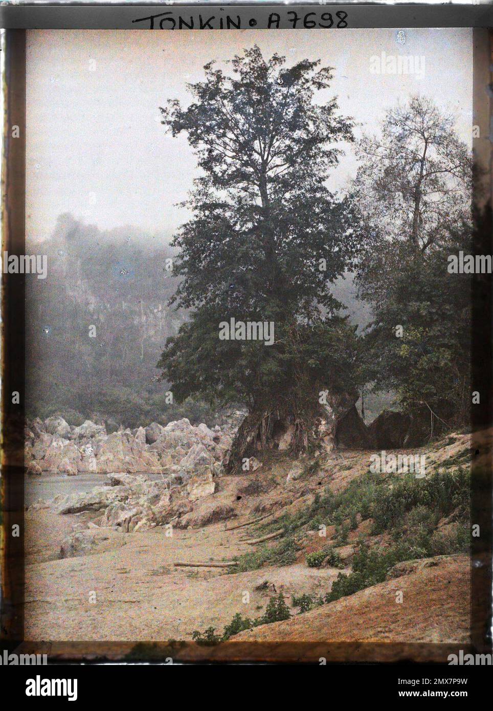 Cho-Bo, Tonkin, Indochina The edges of the Black River, just downstream from the rock dam , Léon ...
