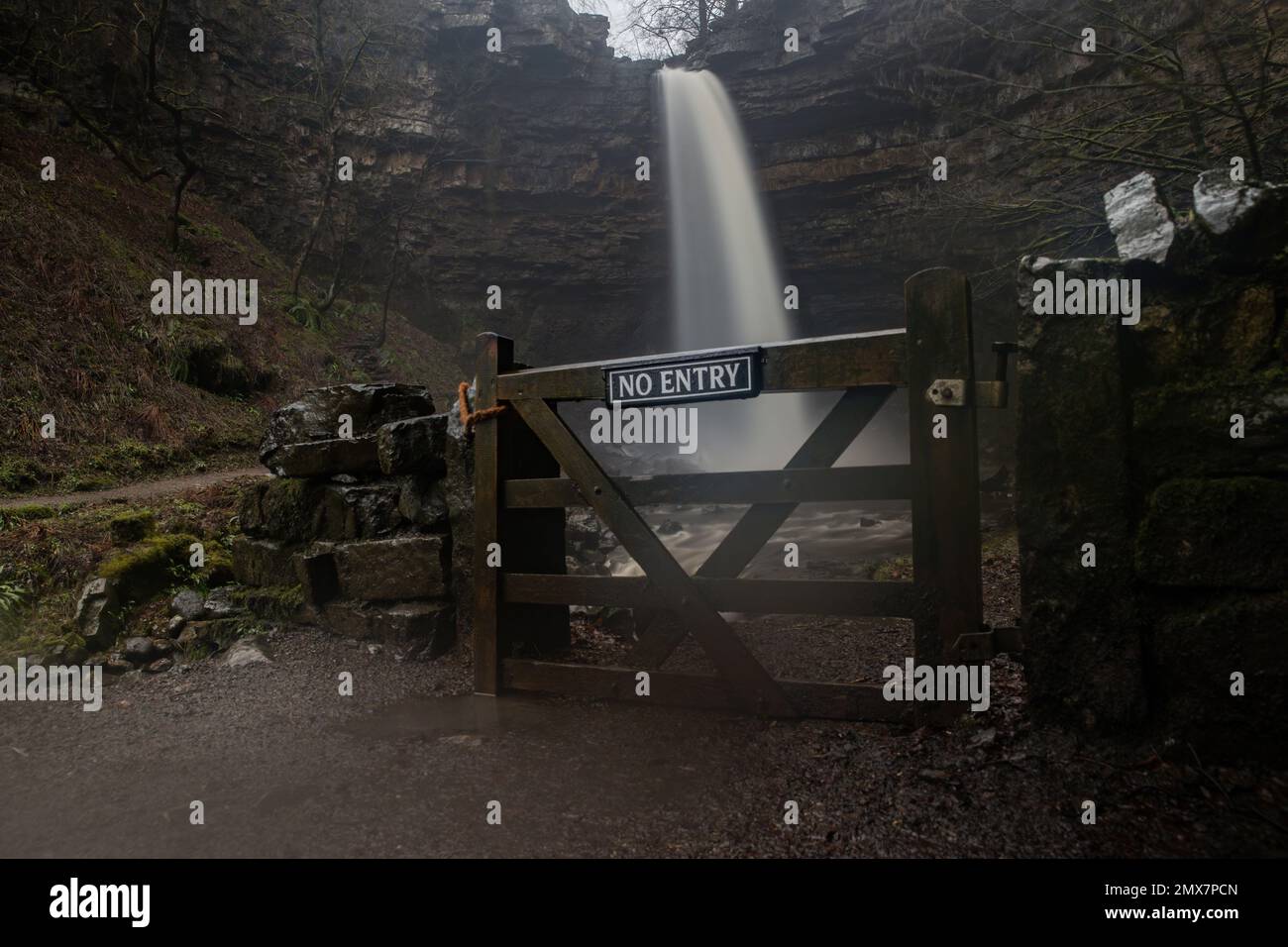 Hardraw Force Waterfall England`s largest single drop waterfall, a ...