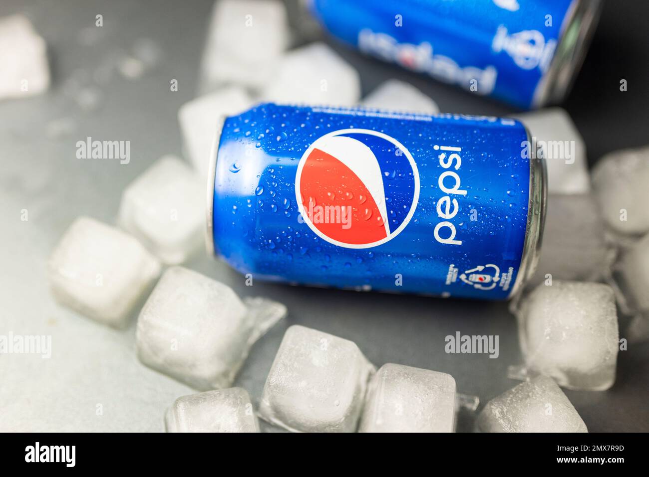 Pepsi can ice hi-res stock photography and images - Alamy