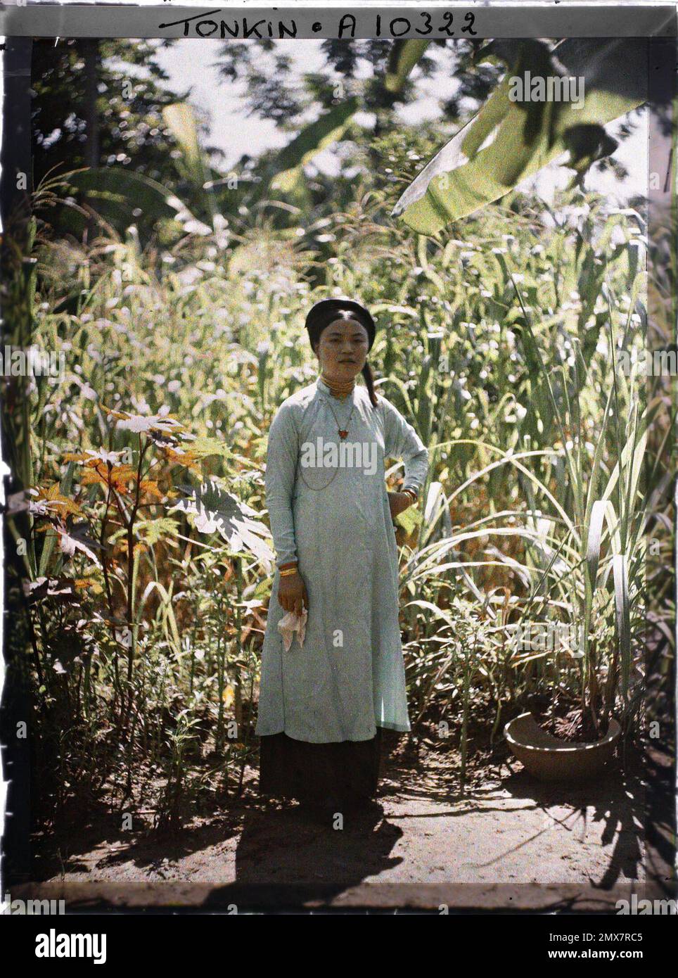 Pale green tunic hi-res stock photography and images - Alamy