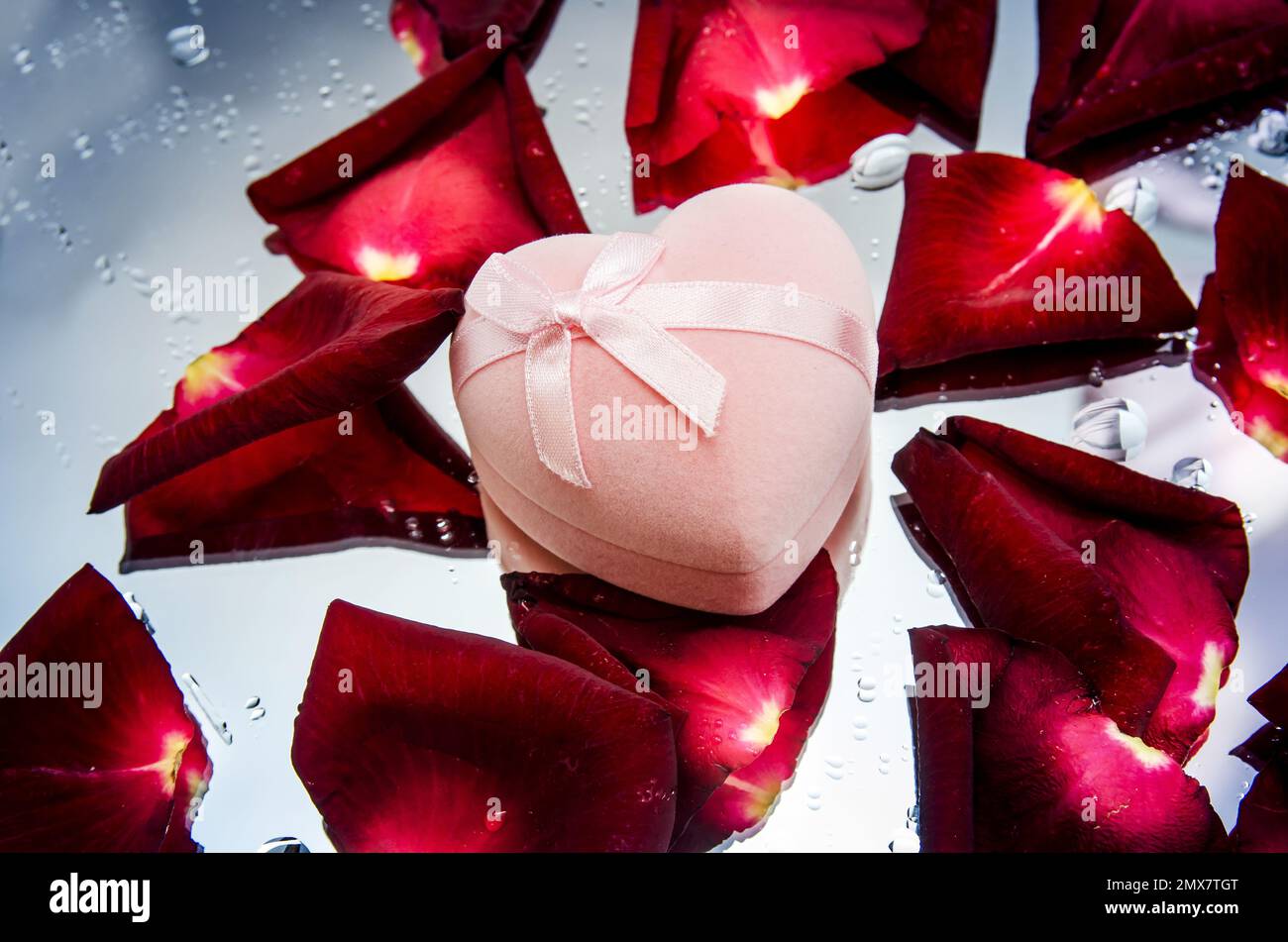 Rose petals in box hi-res stock photography and images - Alamy