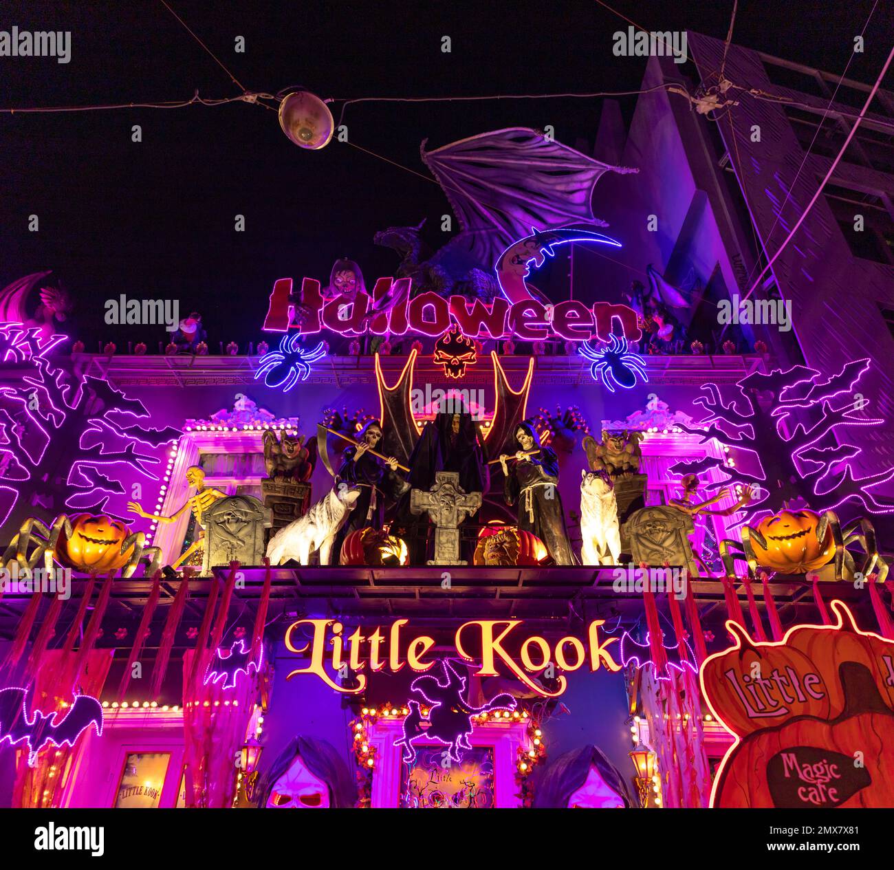 A picture of Halloween decorations at the Little Kook café Stock Photo ...