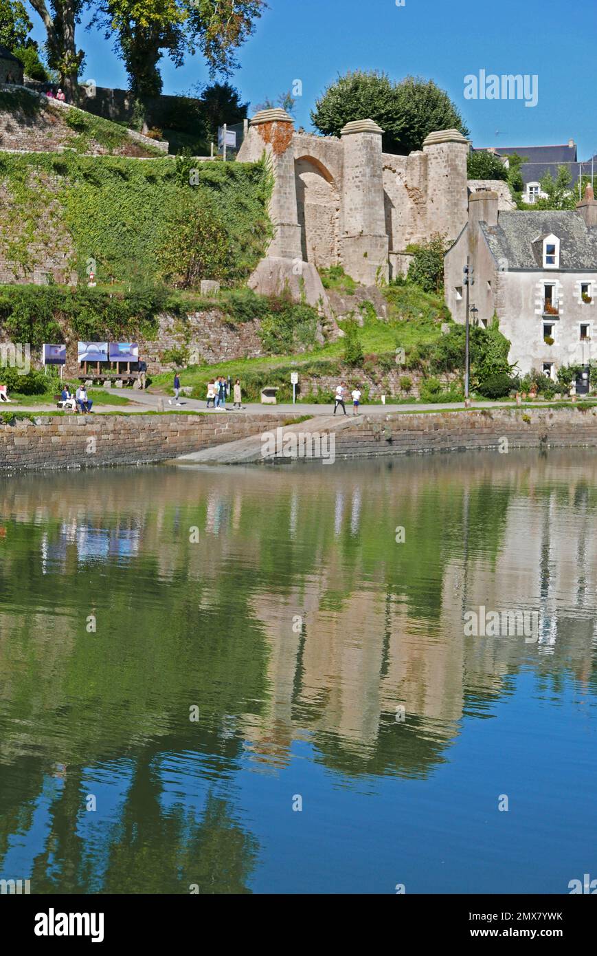 Battlements of Auray, Auray river, Morbihan, Bretagne, Brittany, France ...