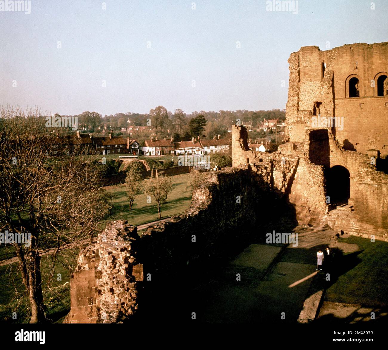 VISTA DESDE EL CASTILLO DE WARWICKSHIRE. Location: EXTERIOR. KENILWORTH ...