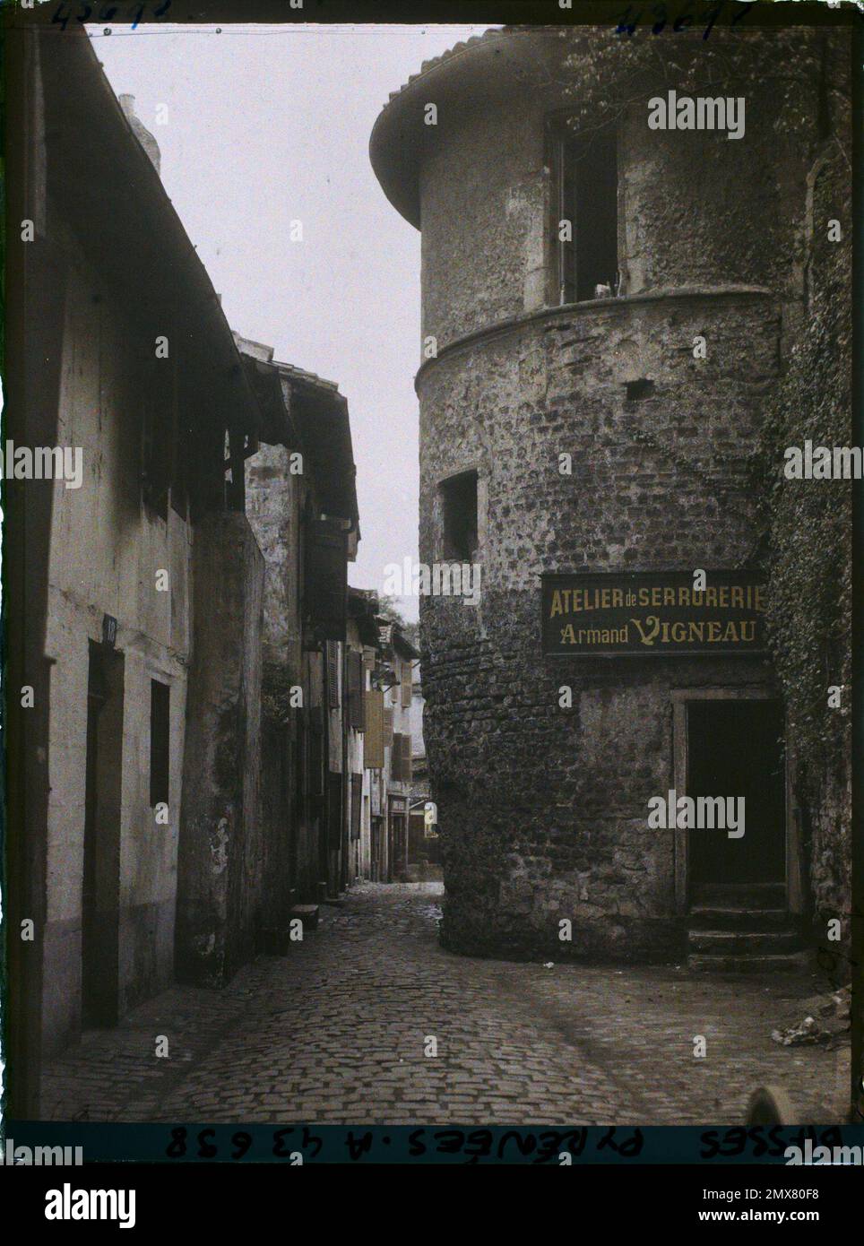 Tour fortified architecture rampart habitat architecture france hi-res ...