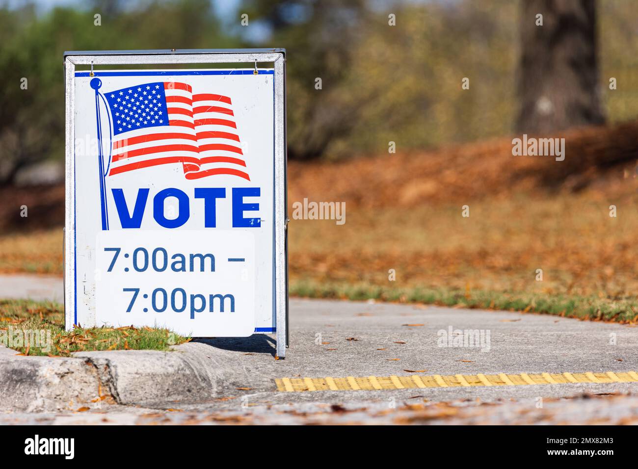 Voting placard hi-res stock photography and images - Alamy
