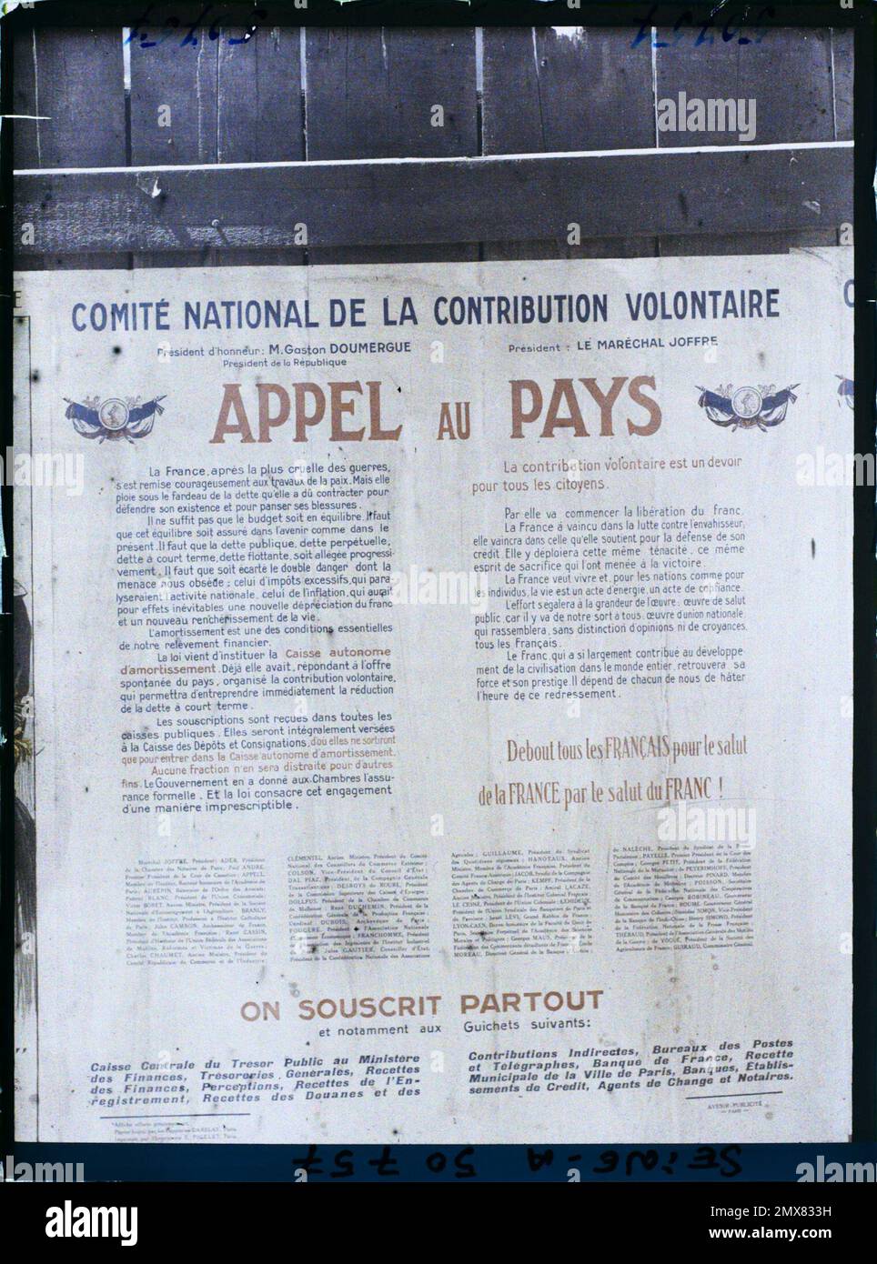 Paris, France displays on the voluntary contribution Stock Photo - Alamy