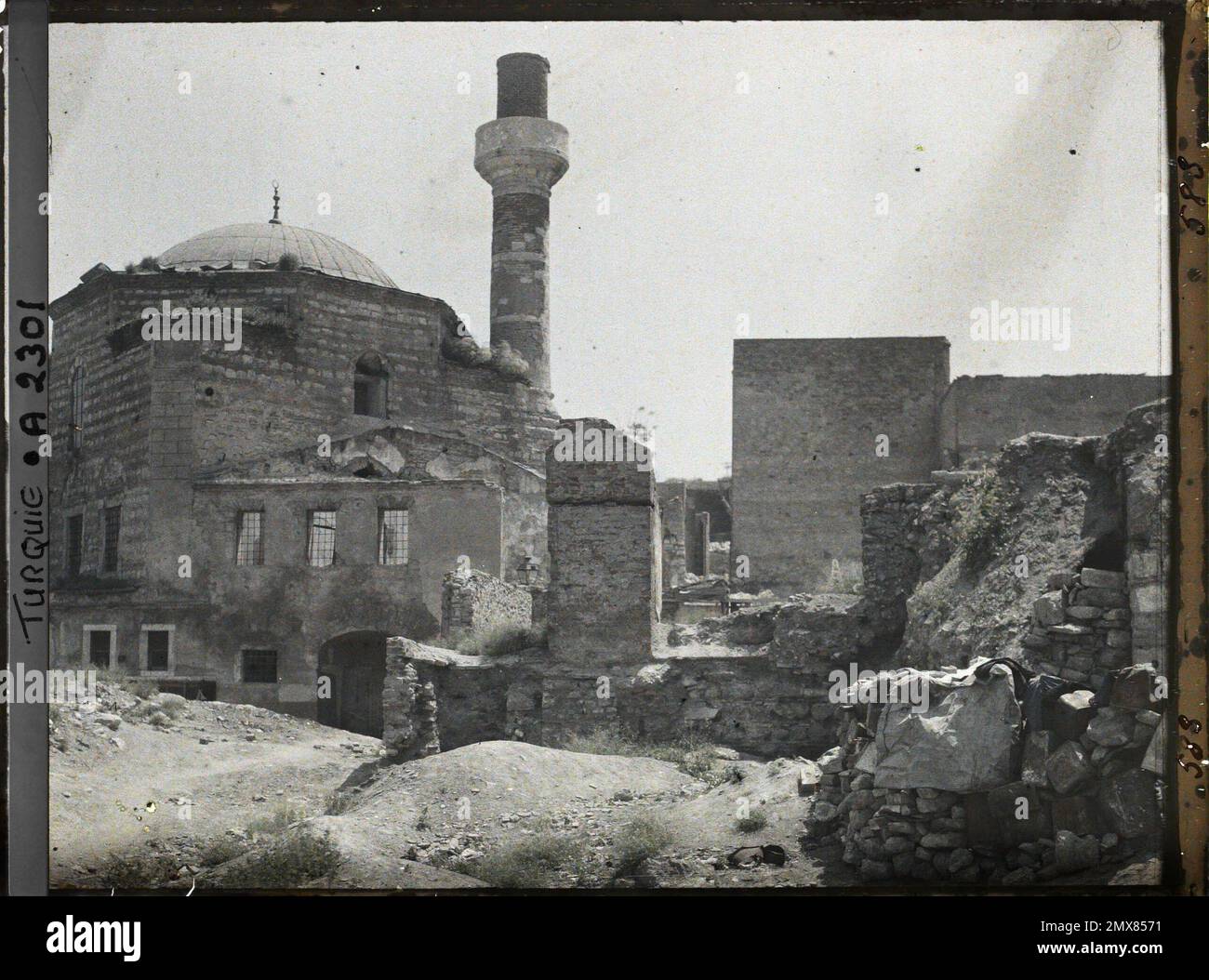 Constantinople (current Istanbul), Turkey Mosque in a district, some ...