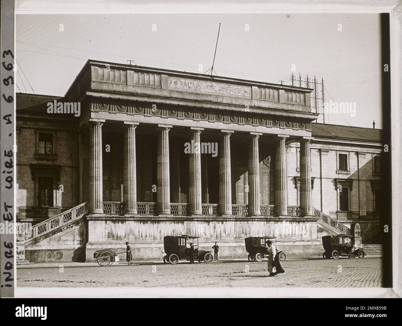 Car transport justice car public civil architecture portico colu hi-res ...