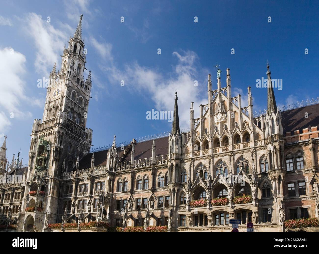 New city hall building hi-res stock photography and images - Alamy