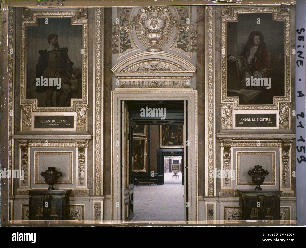 Paris (1st arr.), France The door of the gallery of Apollo overlooking ...