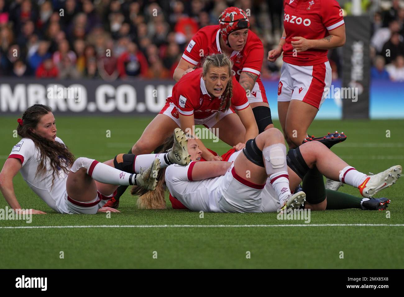 Hannah Jones in action for Wales during Women's SIx Nations 2022 at ...