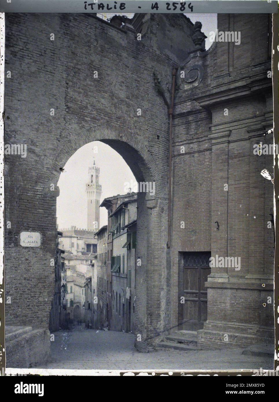 Senna, Italy Arche via Dupregi , 1913 - Balkans, Italy - Jean Brunhes ...