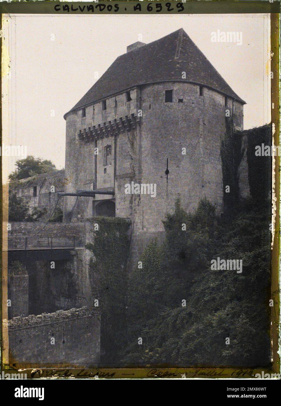 Fortified architecture door palace castle habitat architecture hi-res ...