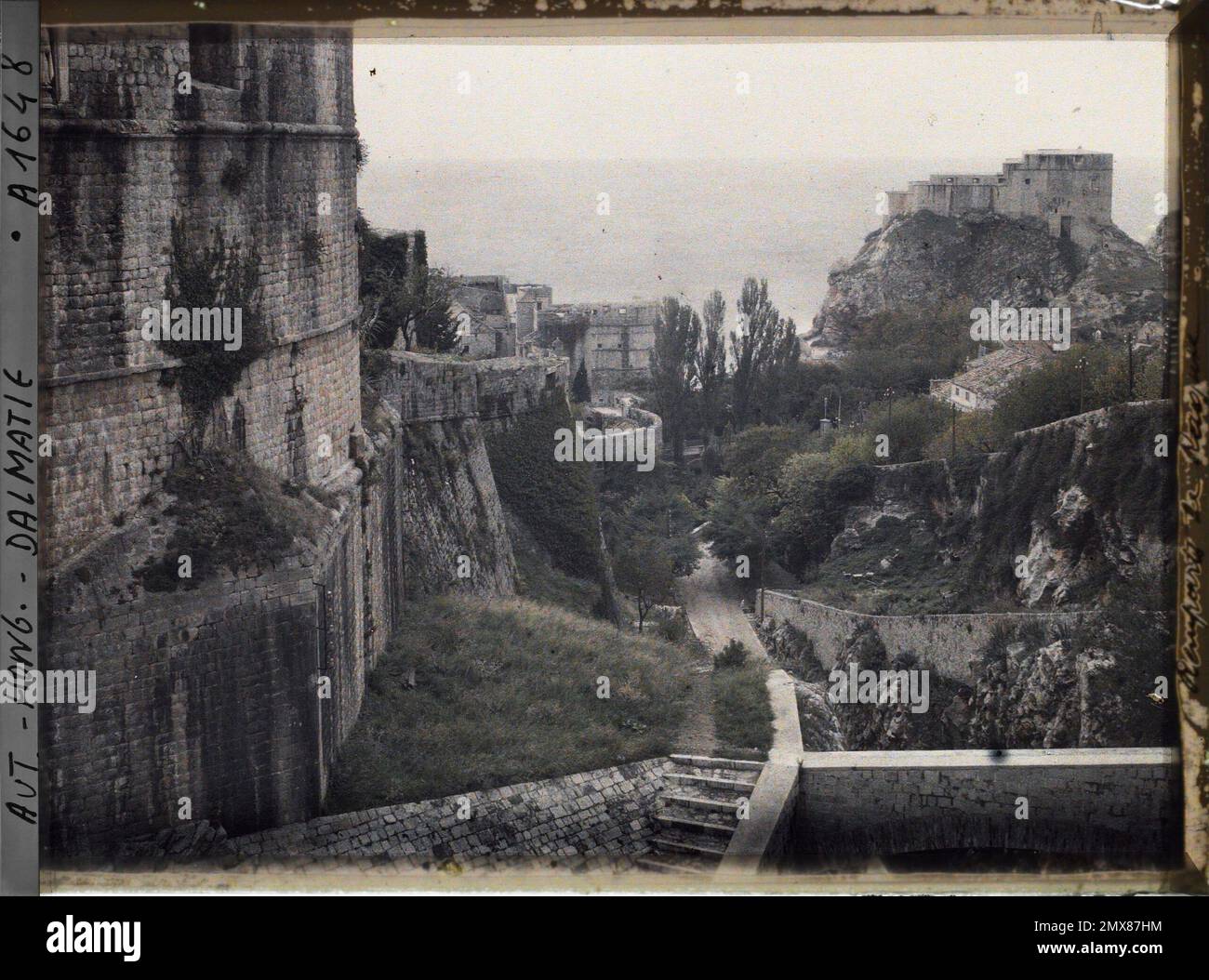 Fortifications medieval hi-res stock photography and images - Alamy