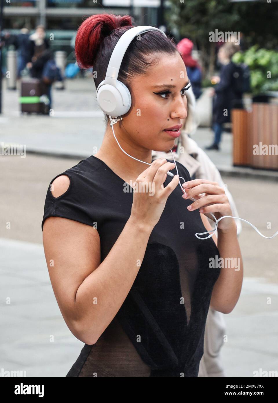 London, UK. 02nd Feb, 2023. British singer Raye attends a photocall in ...