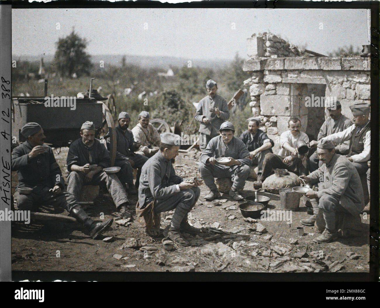 Chivres, Aisne, France The time of soup for the 370th infantry regiment ...