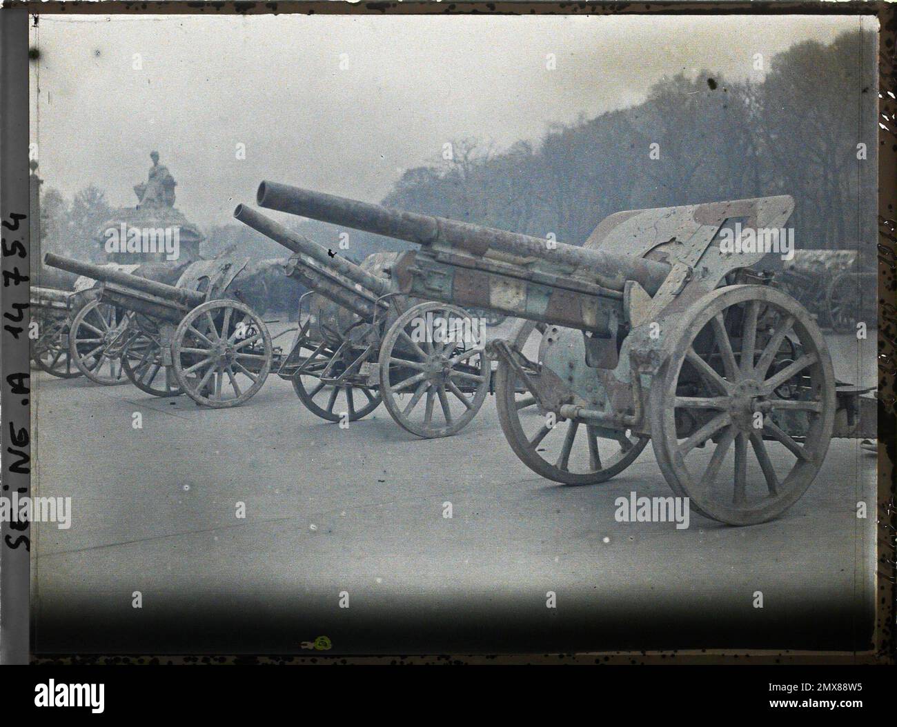 Concorde cannons hi-res stock photography and images - Alamy