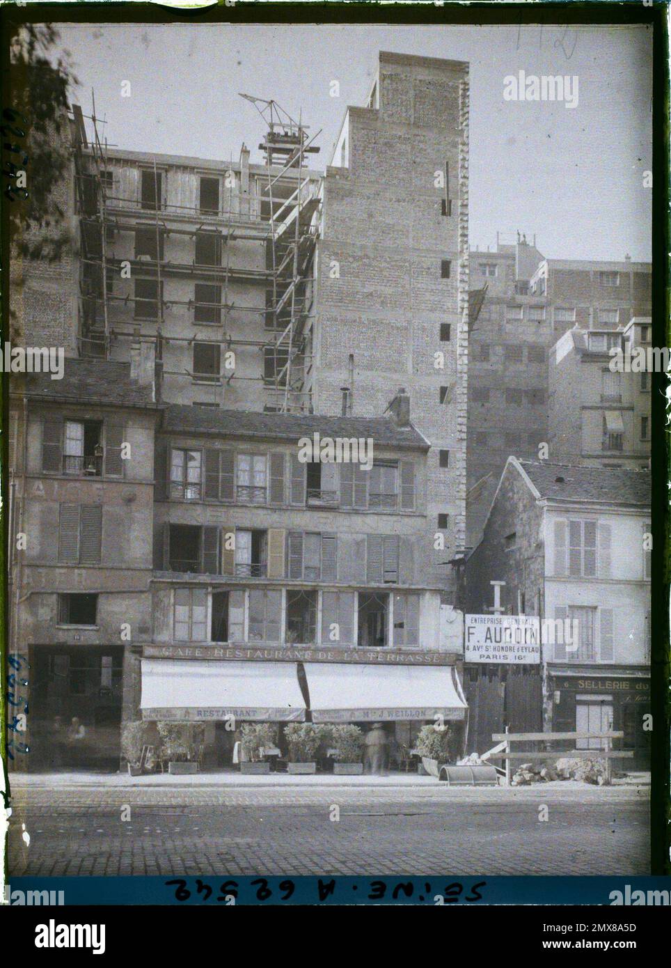 Paris (16th arr.), France Construction of new Quai de Passy buildings ...