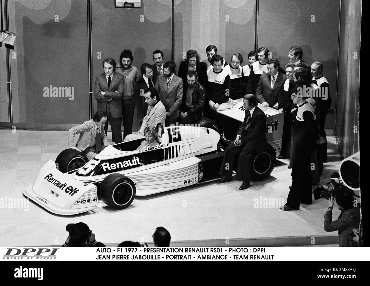 AUTO - F1 1977 - PRESENTATION RENAULT RS01 - PHOTO : DPPI JEAN PIERRE ...