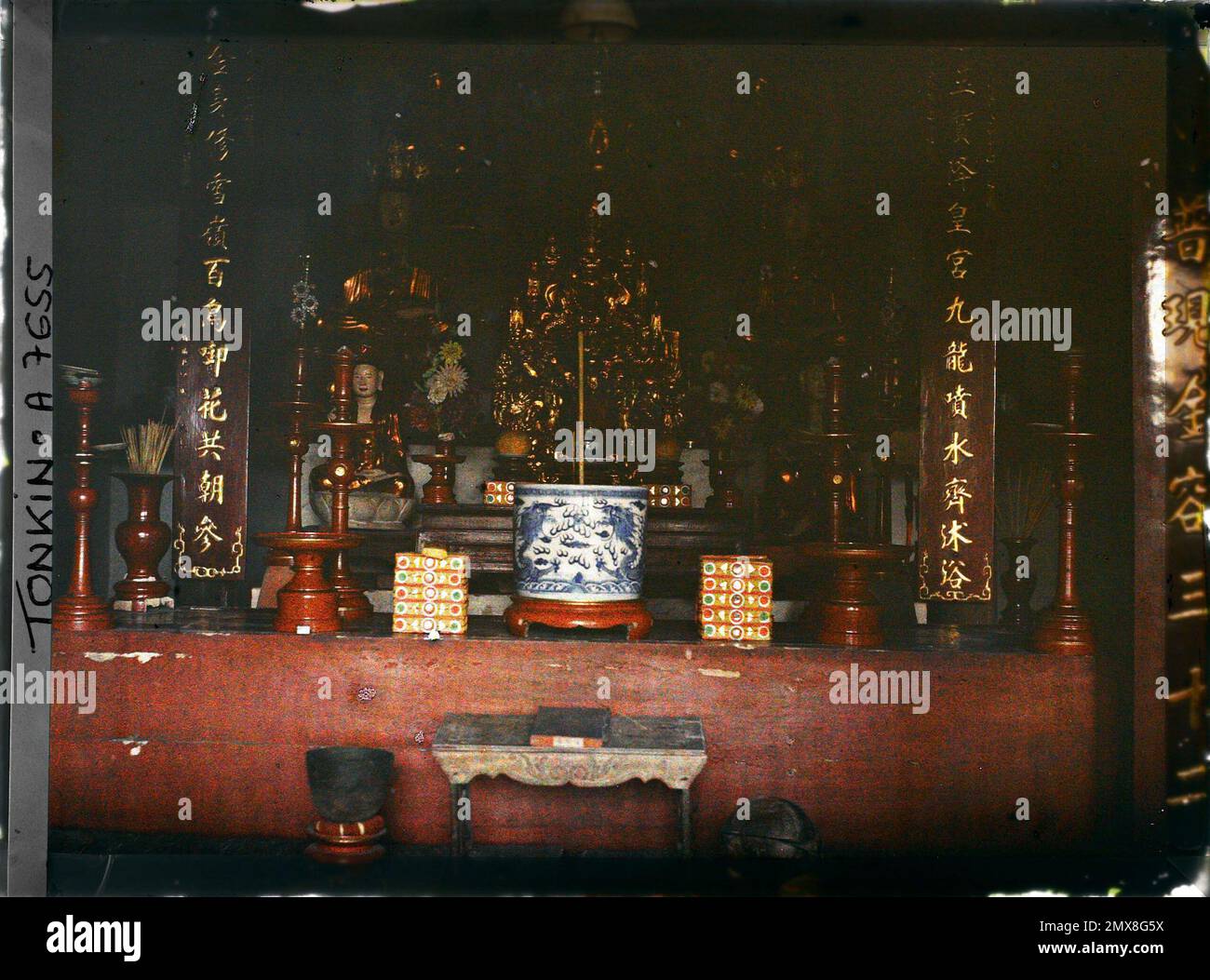 Hà-Noi, Tonkin, Indochina An altar inside a Buddhist temple ("Lien-Thuy ...