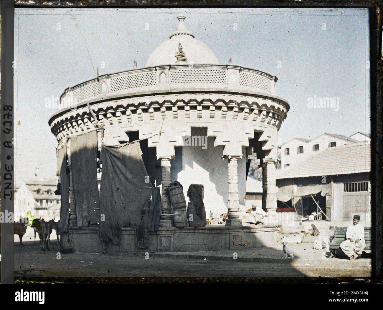 (French - ﻿Bombay , Indes Temple shivaïte sur la Sandhurst Road Stock ...