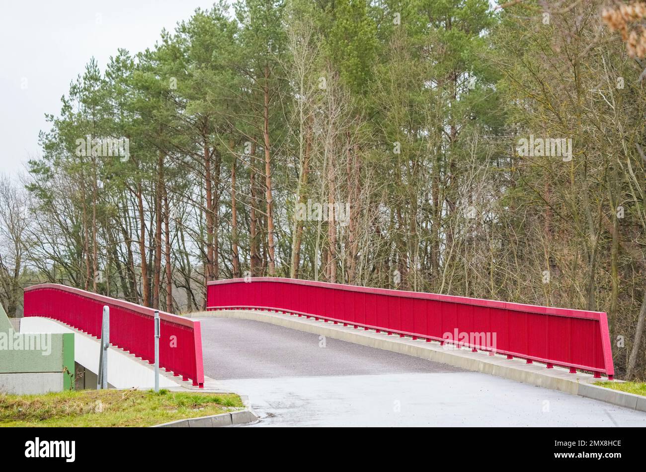 31 January 2023, Brandenburg, Mühlenbecker Land: The railing of the ten ...