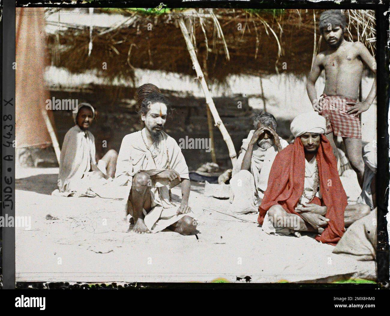 Les ghats benares hi-res stock photography and images - Alamy