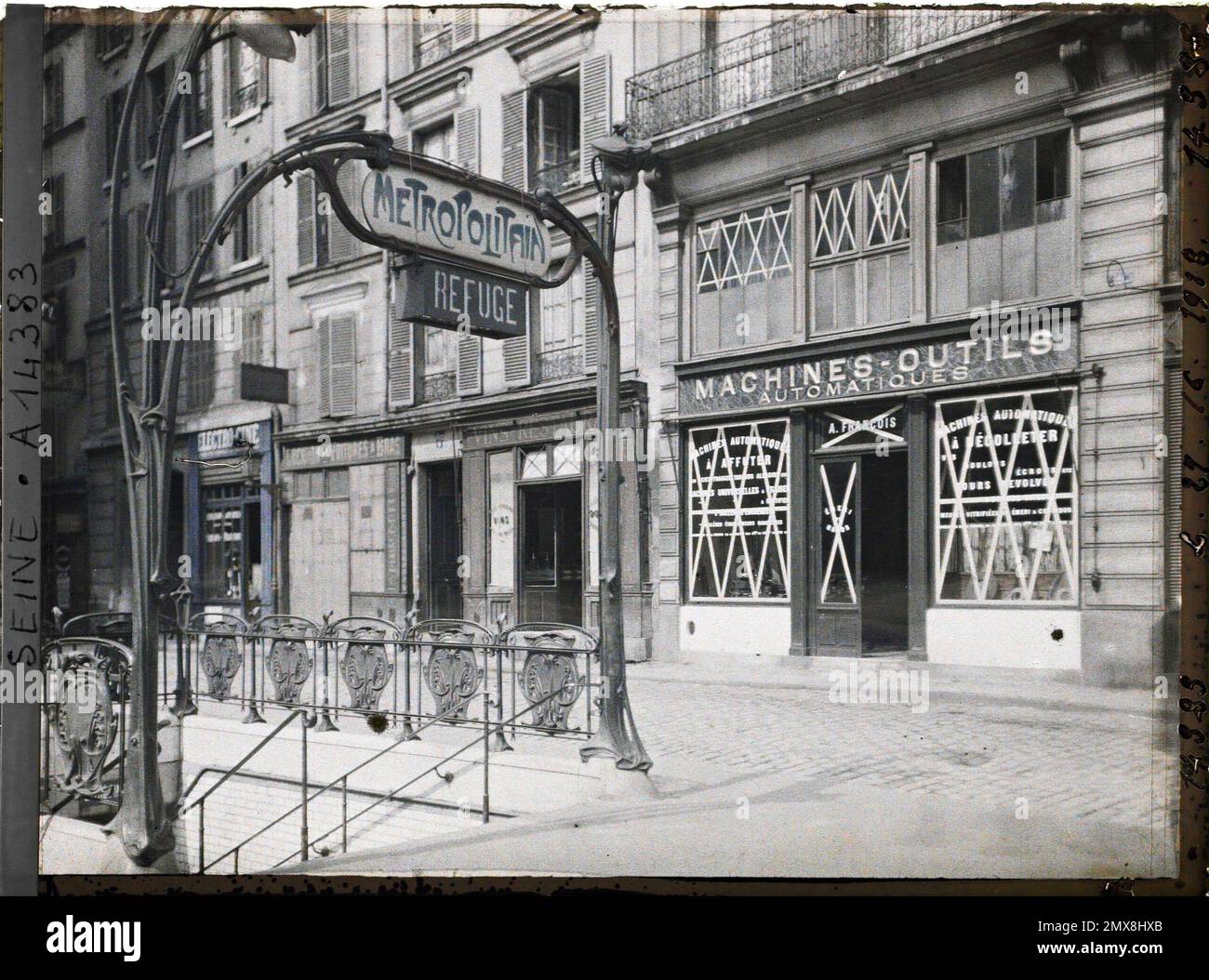 Parmentier metro station serving hi-res stock photography and images ...