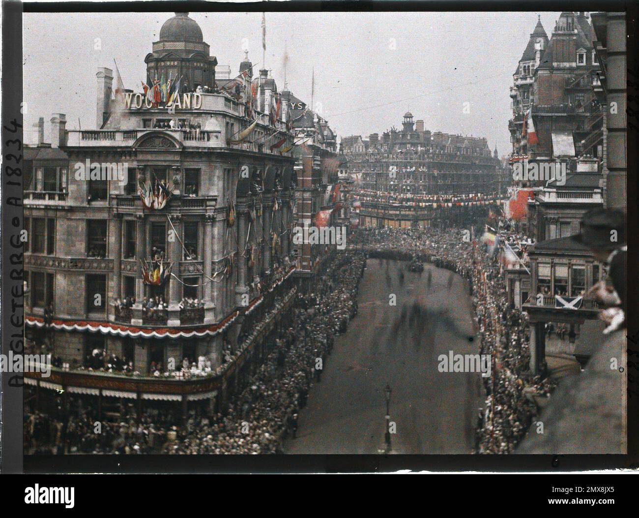 1919 victory parade hi-res stock photography and images - Alamy